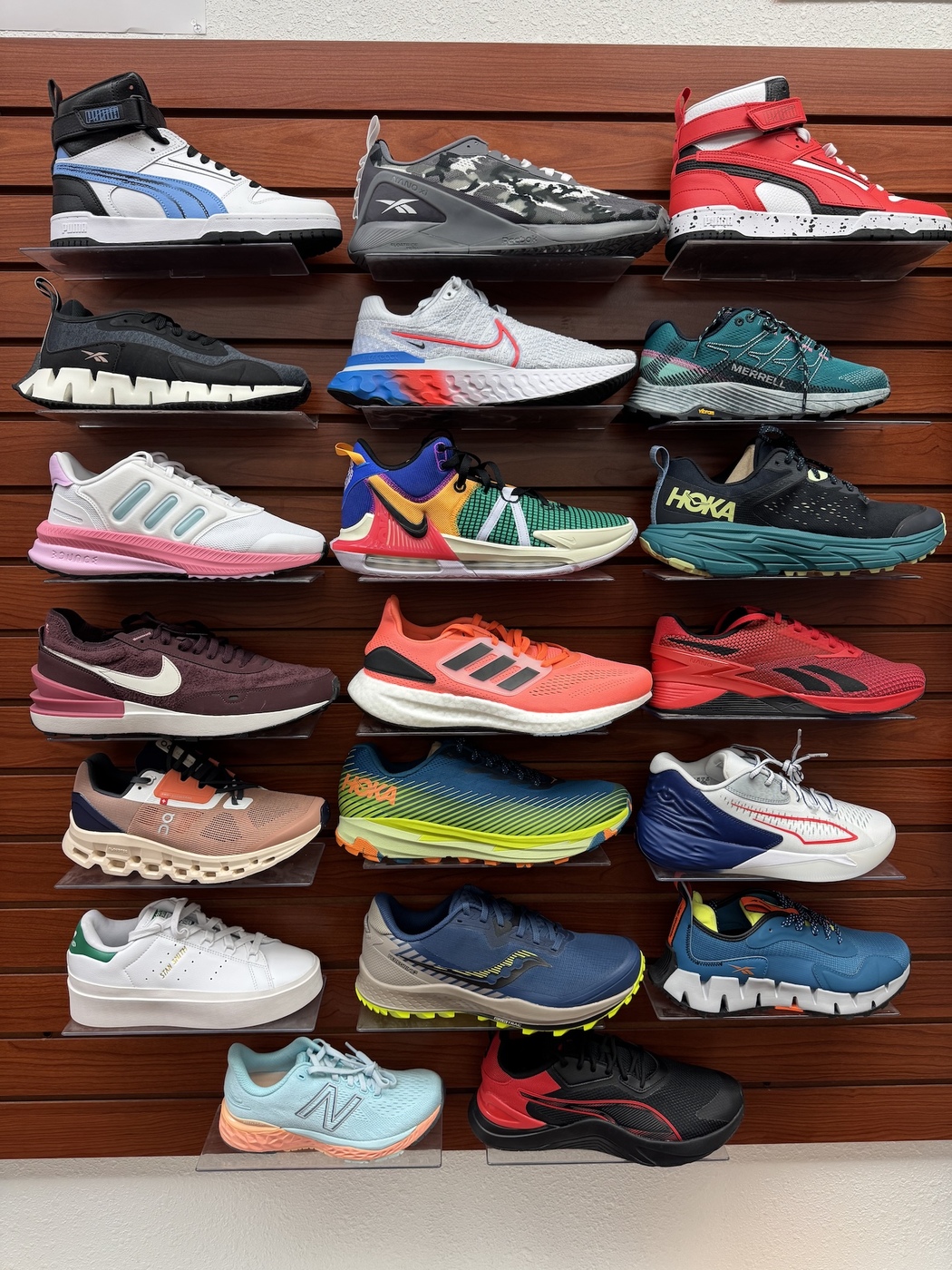 ATHLETIC SHOES Standard Pallet